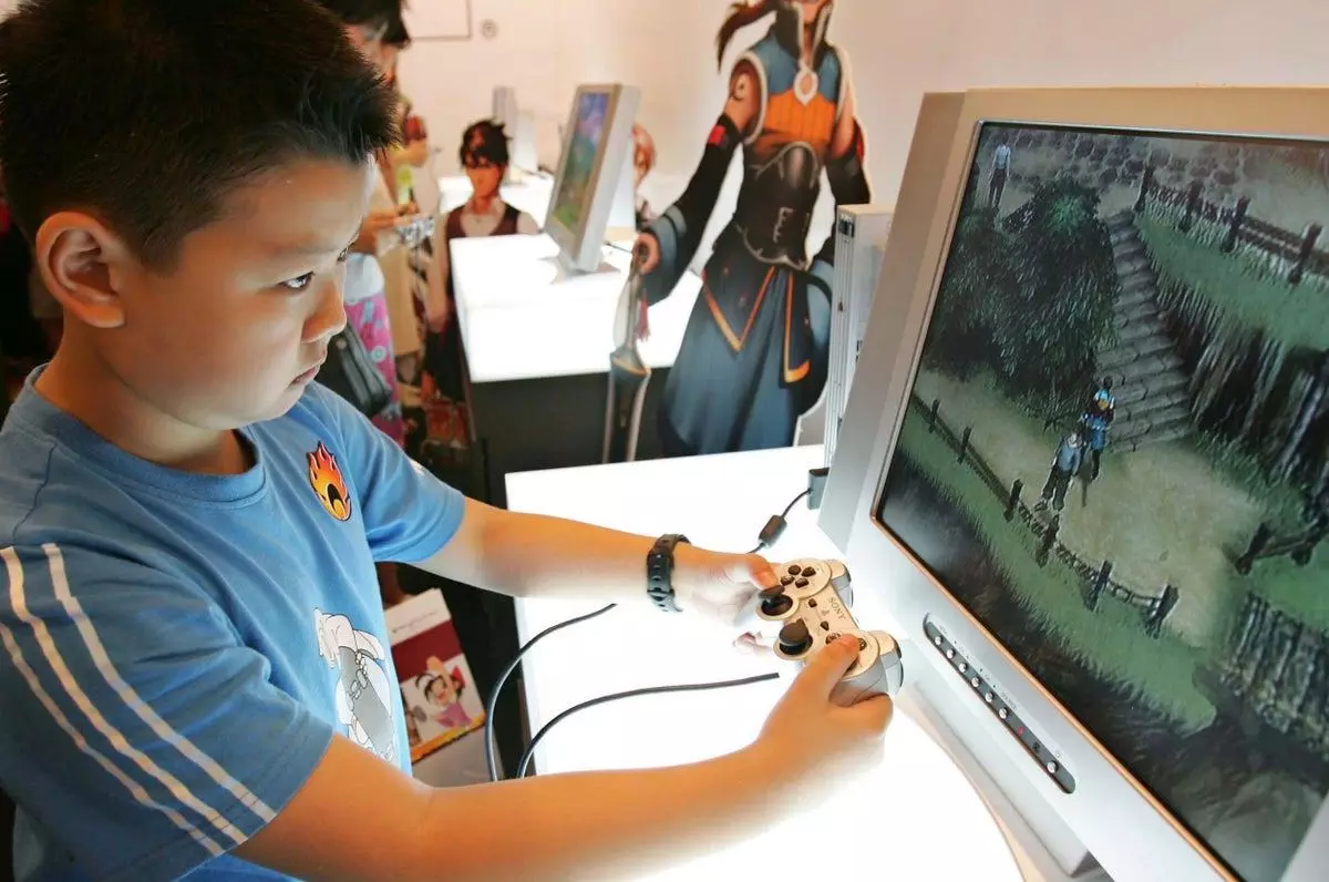 Tehát, hogy a kínai gyerekek éjjel játszottak, Tencent kezdett használni az arcfelismerő technológiát
