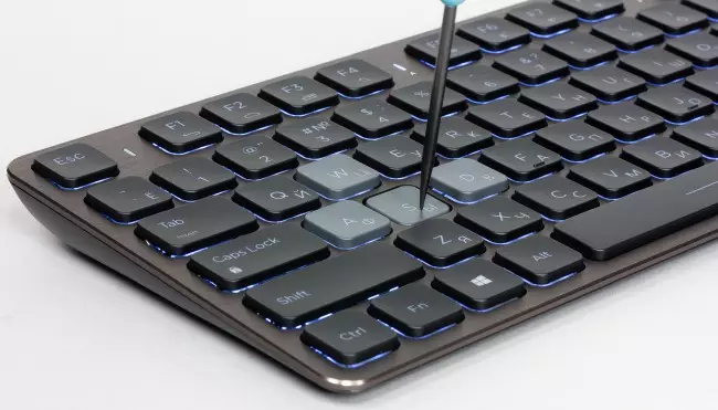 Corsair K83 vezeték nélküli - billentyűzet beépített joystick és érintőképernyővel 1334_12