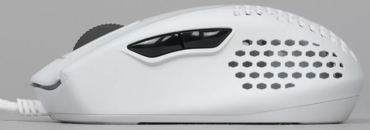 Total ta '49 gramma! Ħarsa ġenerali lejn l-Ultralight Play Mouse Cooler Master Mm720 133_7