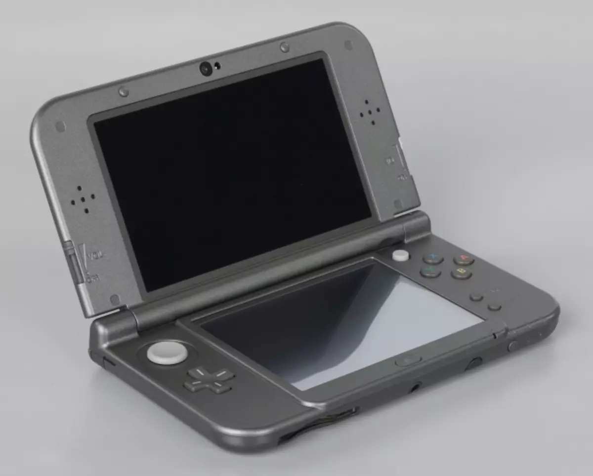 NAUJAS NINTENDO 3DS XL: Pereinamojo laikotarpio konsolė 14560_11