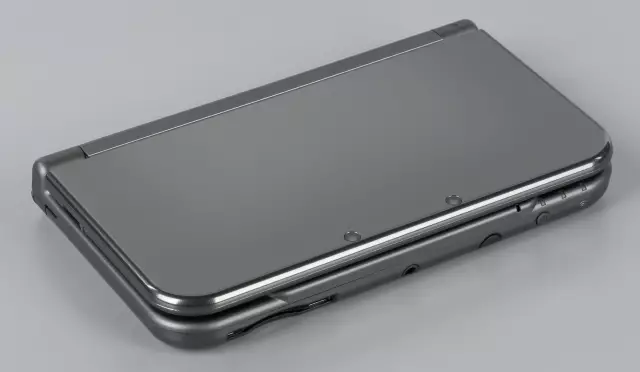 Nije Nintendo 3DS XL: oergongskonsole 14560_4