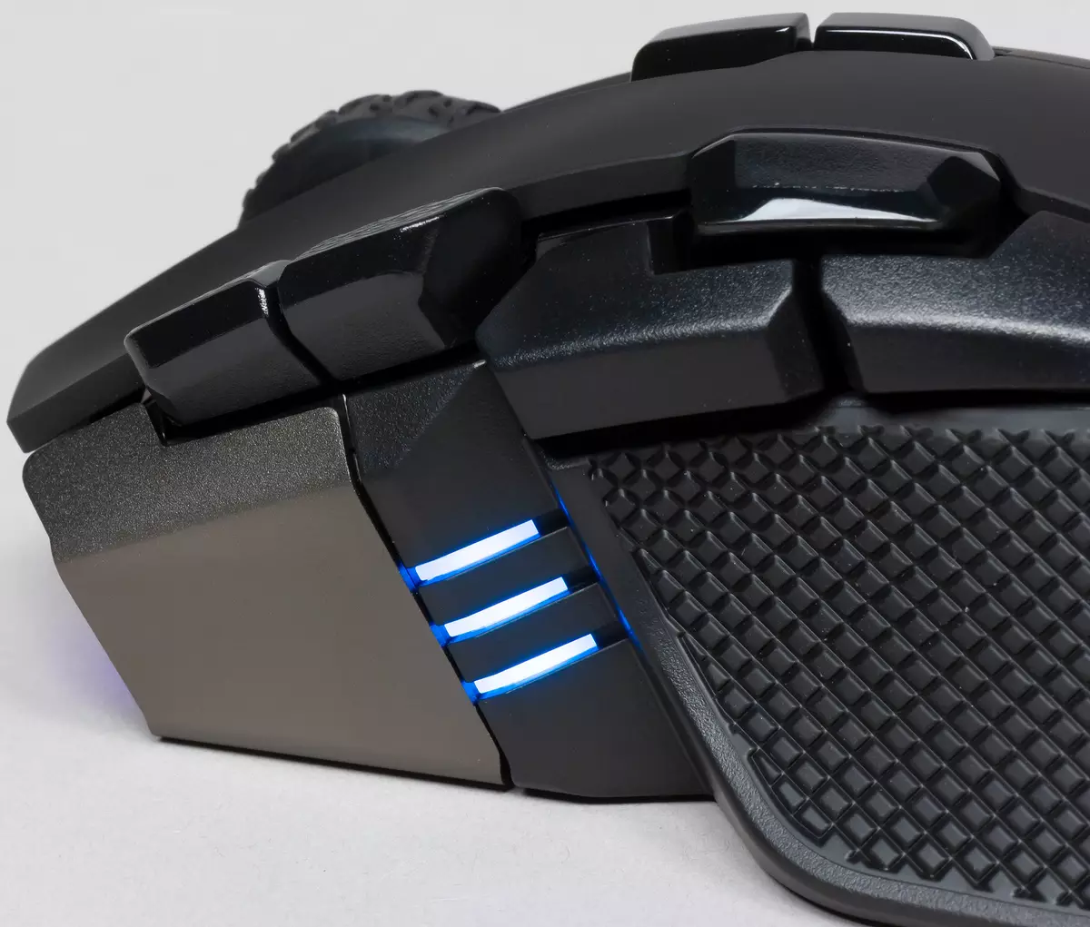 Corsair IronClaw RGB Wireless - more buttons, fewer wires 150_5
