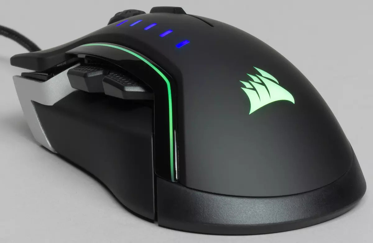 Corsair GLAIVE RGB - Sensor für 16 000 CPI und austauschbares Futter 1748_6