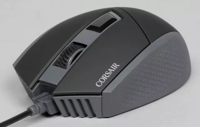 Corsair Katar: Mwili wa Mouse. 19870_3