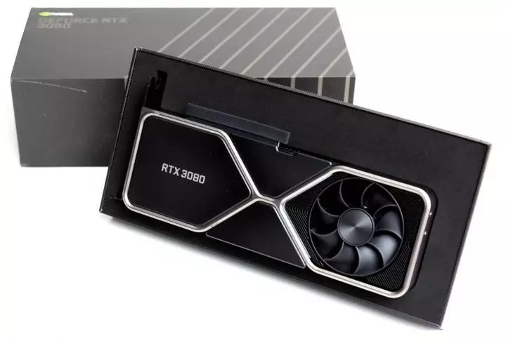 לקראת סקירות הראשונות של RTX 3000. מהדורות מתפארות תמונות 2222_2