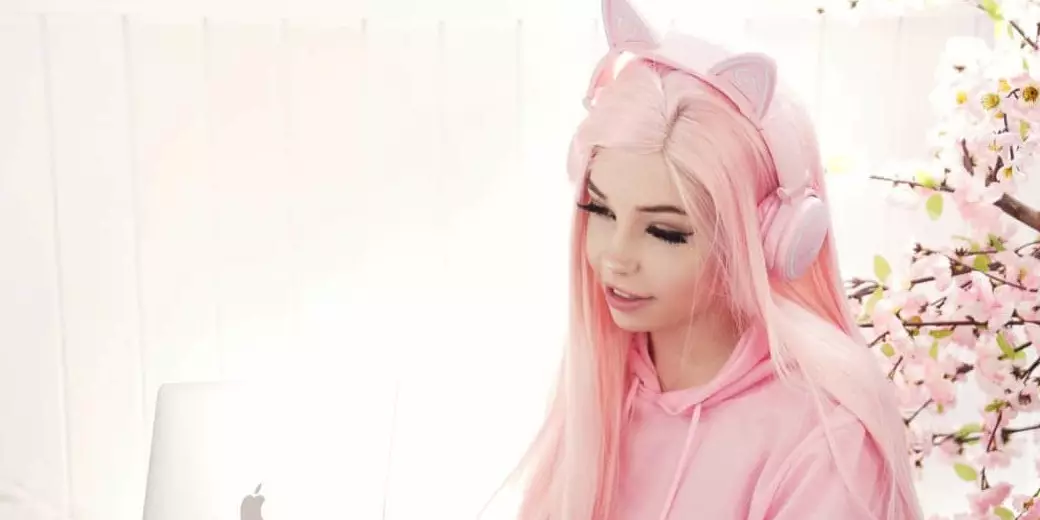 [NSFW] Ekskluziva Gamer-kondomoj de Belle Delphine-modelo por nur $ 10