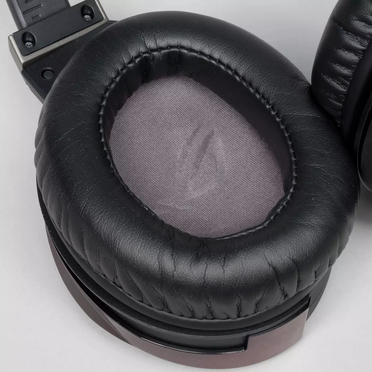 Asus Rog Strix Fusion 700 - stilingas žaidimų ausinės su gražiu garsu 2586_14