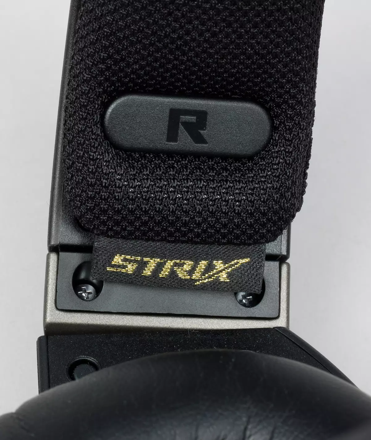 Asus Rog Strix Fusion 700 - stilingas žaidimų ausinės su gražiu garsu 2586_7