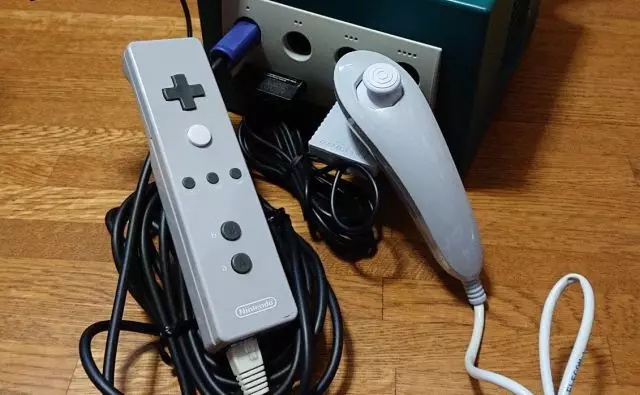 A Wii távirányító Prototípusát a Gamecube for Gamecube forgalomba értékesítették 660 dollárért 28209_1