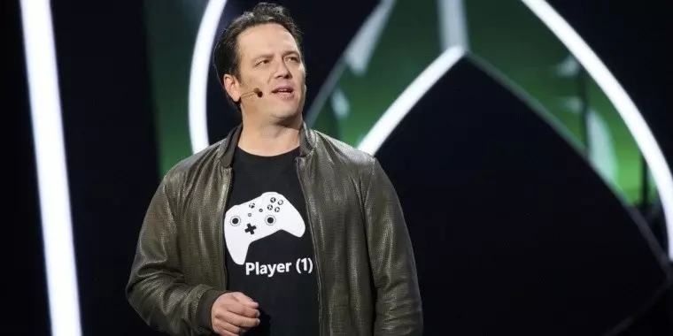 Kepala Xbox henteu satuju sareng strategi Playstation. Spencer dikritik ideu "ekslusivitas generasi"