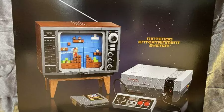 Lego NES - Ceadóidh dearthóir nua duit teilifíse agus consól a bhailiú ó na 80í