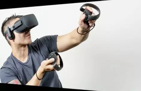 Toleo la mwisho la Oculus Rift na Mdhibiti wa Oculus Touch huwasilishwa. Helmet itatolewa na mchezo wa Xbox One Gamepad. 82772_2