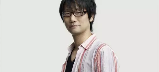 Hideo Kojima照片。